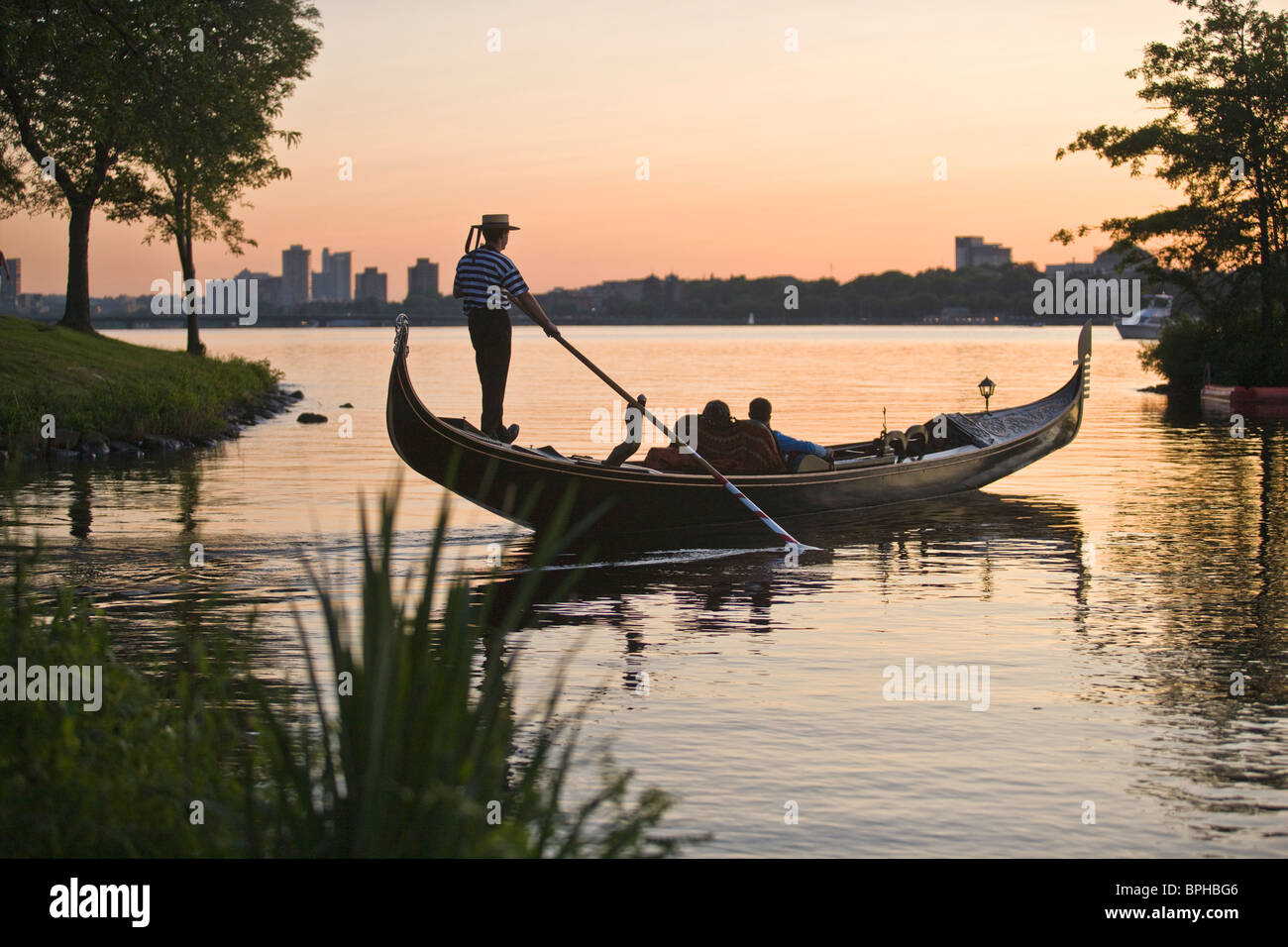 Rowing his gondola hi-res stock photography and images - Alamy