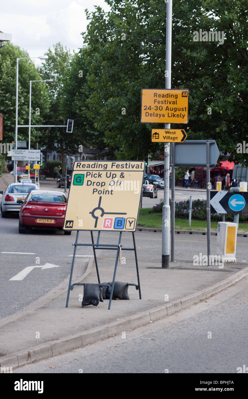 Traffic signs for the Reading Festival Stock Photo - Alamy