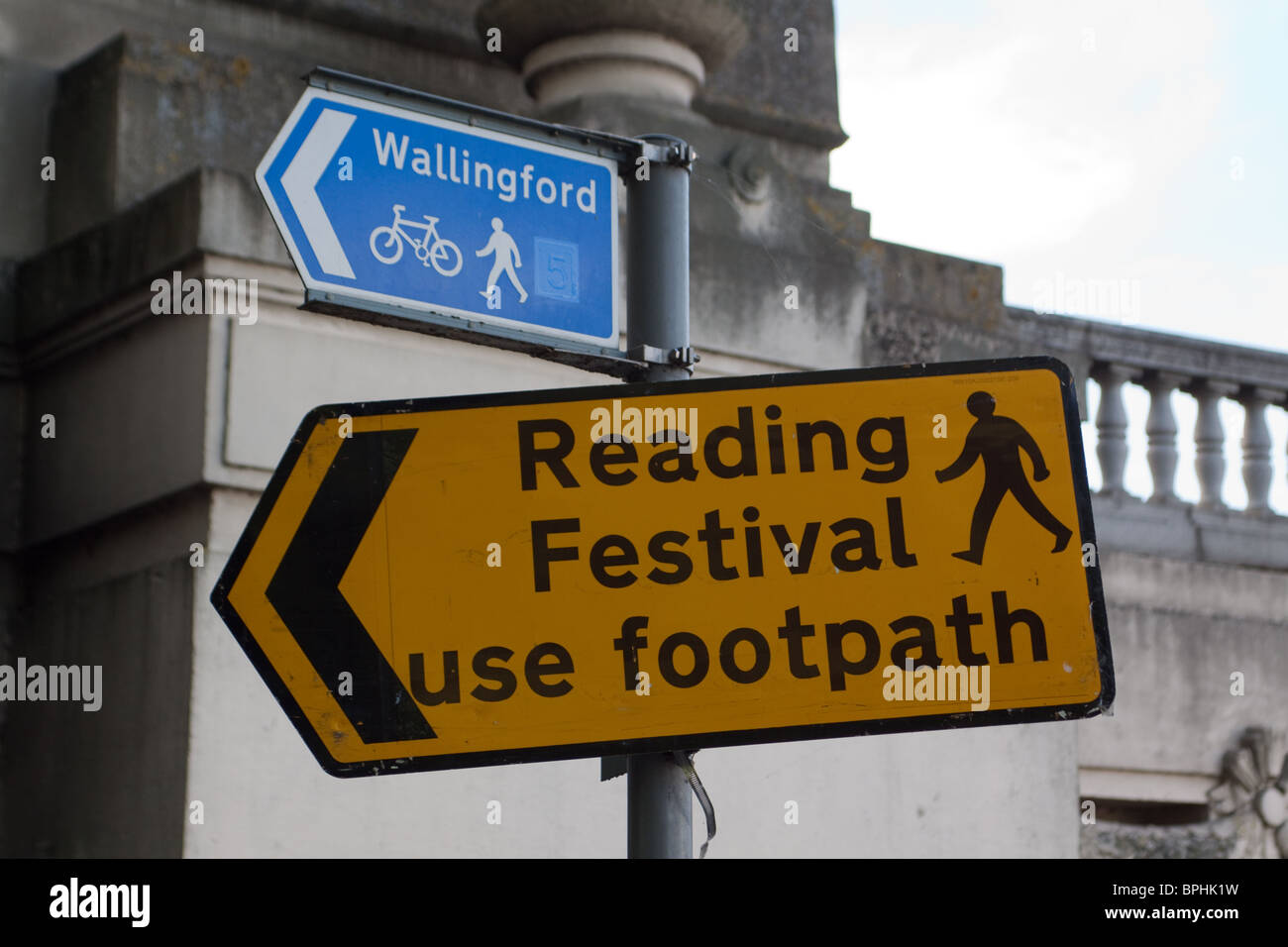 Pedestrian sign for Reading Festival Stock Photo - Alamy