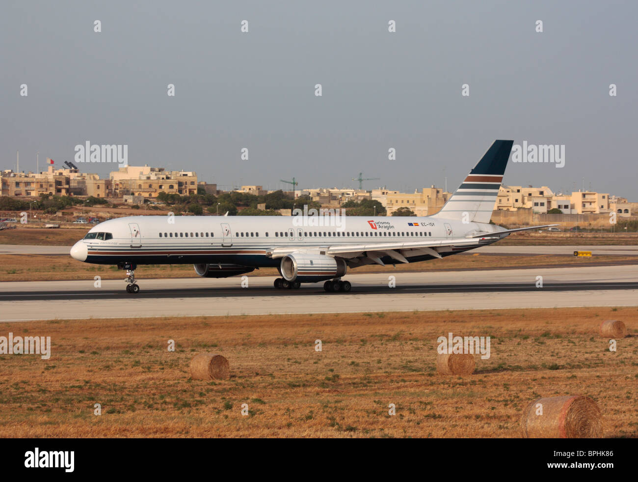 Boeing commercial airplanes hi-res stock photography and images - Alamy