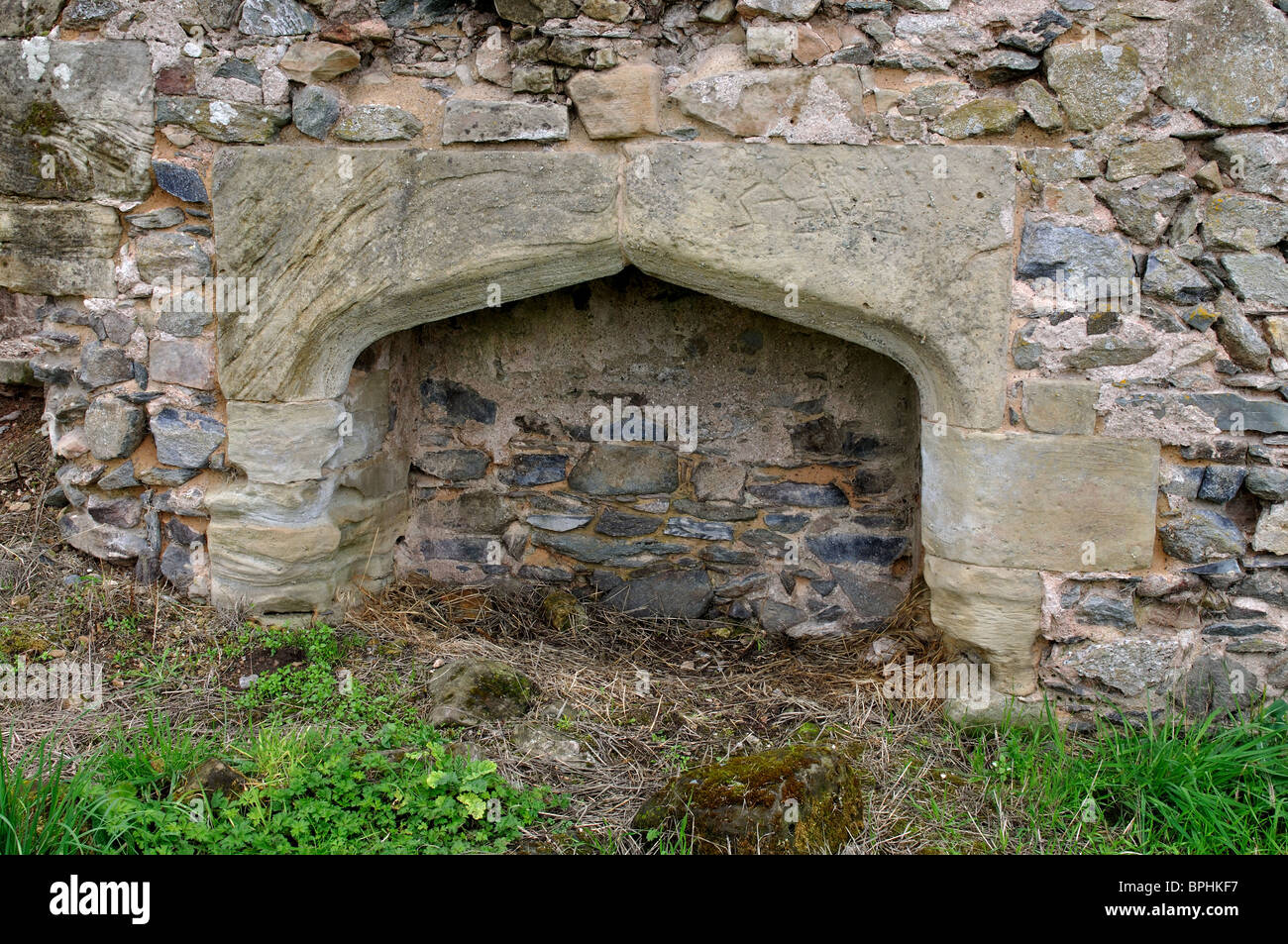 Ruin ruins fireplace hi-res stock photography and images - Alamy