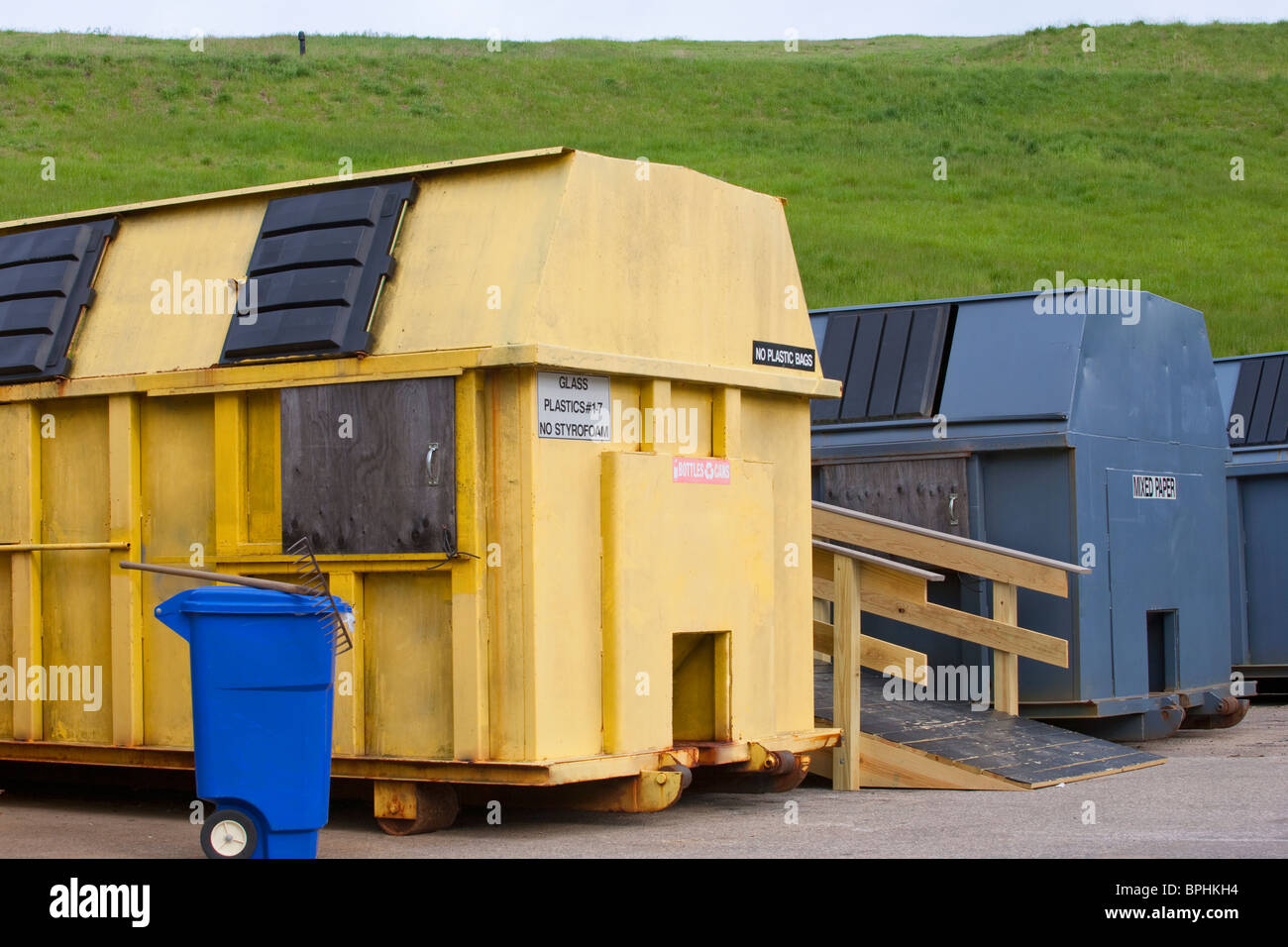Glass recycling machine hi-res stock photography and images - Alamy