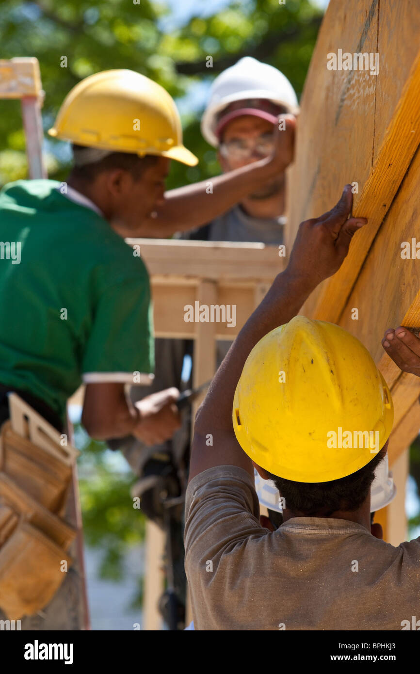 Carpenters lifting beam Stock Photo - Alamy