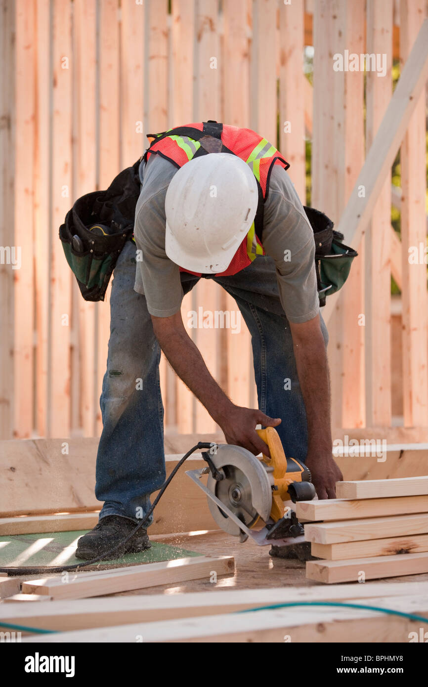 House framing hi-res stock photography and images - Alamy