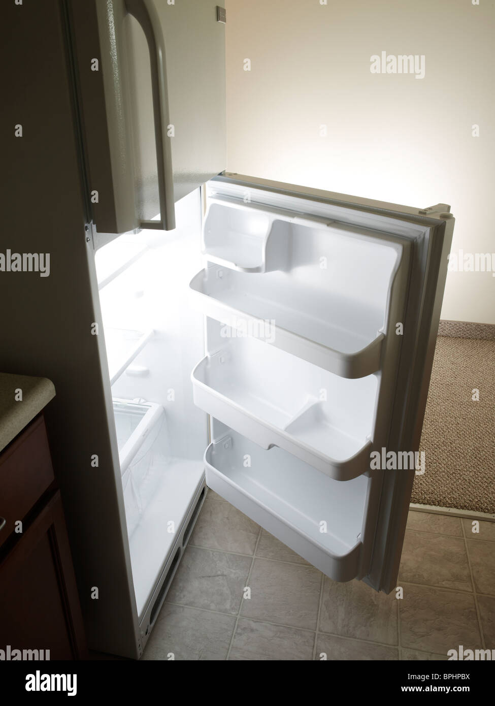 Empty fridge hi-res stock photography and images - Alamy