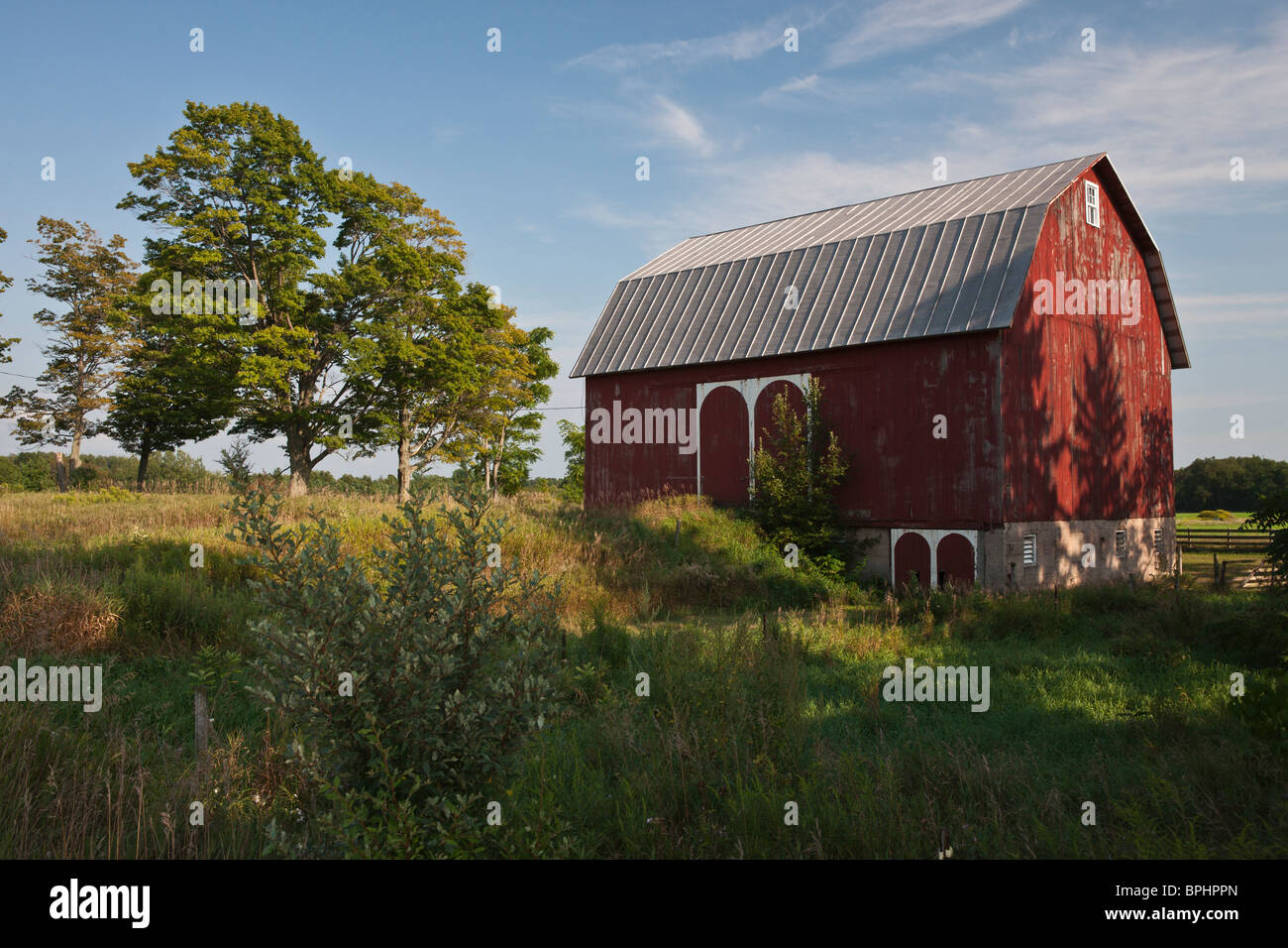 Red barn hi hi-res stock photography and images - Alamy