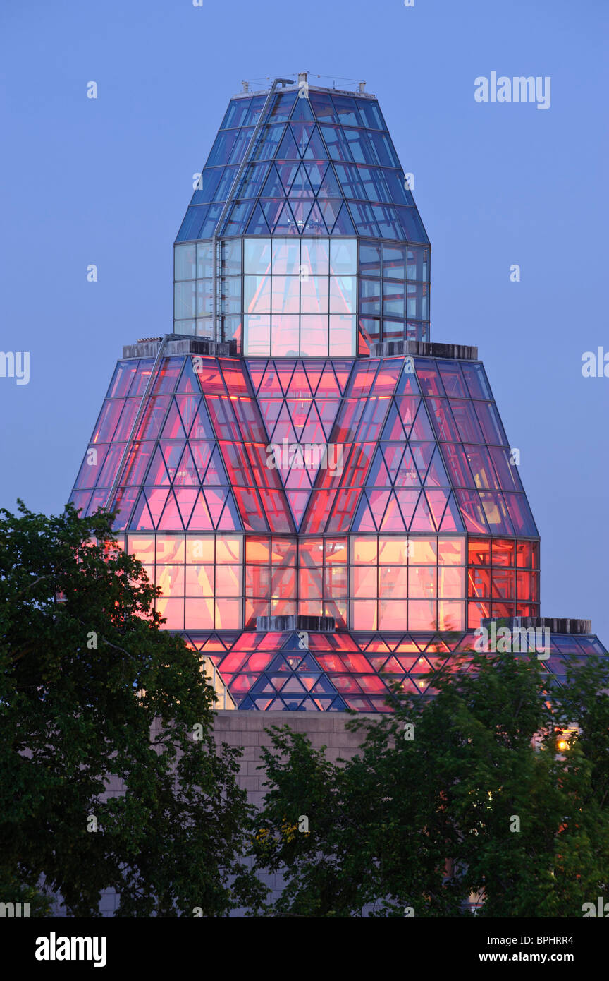 Illuminated National Art Gallery, Nepean Point Ottawa Ontario Canada ...