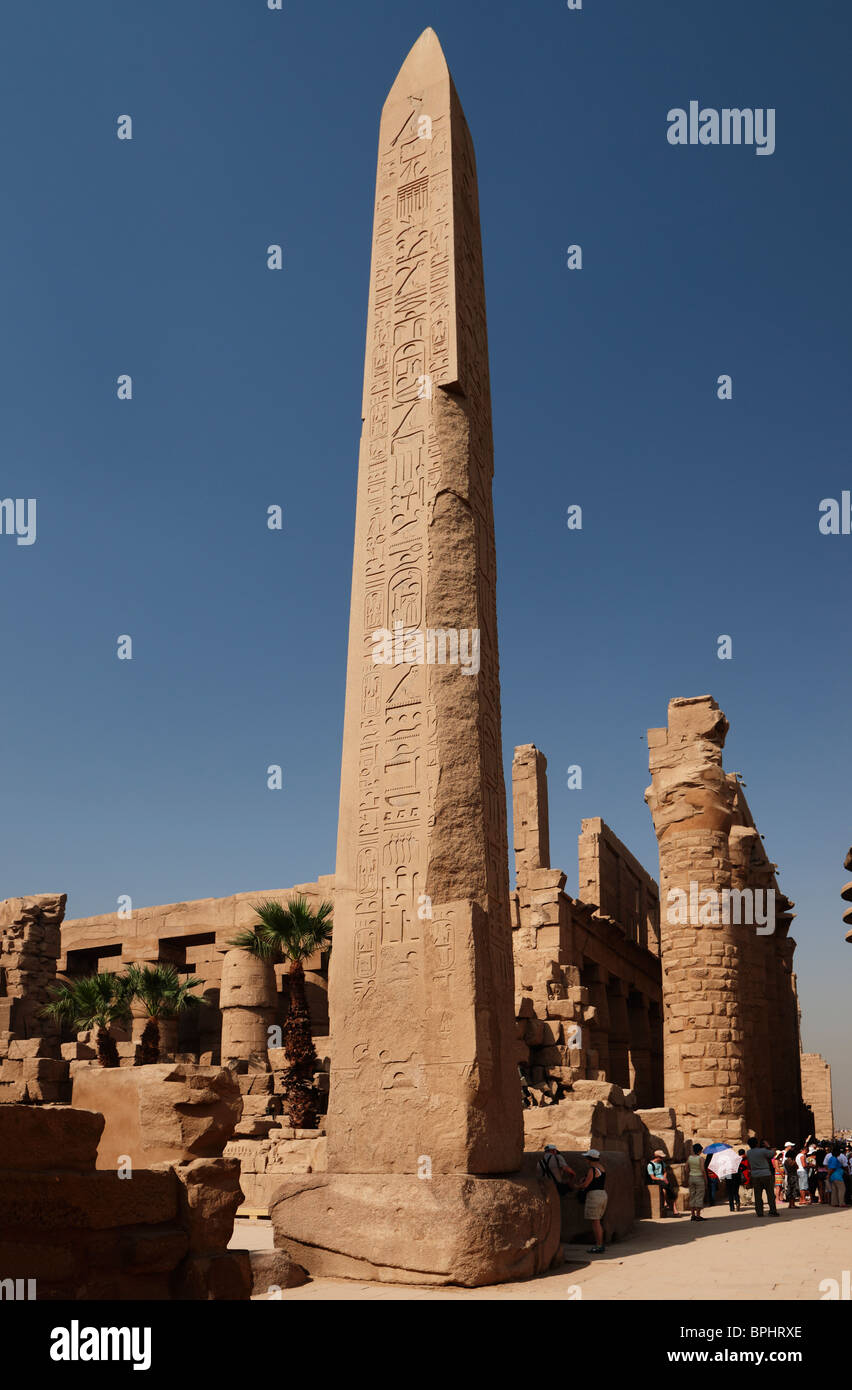 The obelisk of Hatshepsut between the 4th and 5th Pylon, Karnak Temple ...