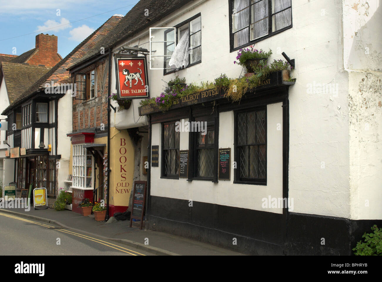Talbot pub inn hi-res stock photography and images - Alamy