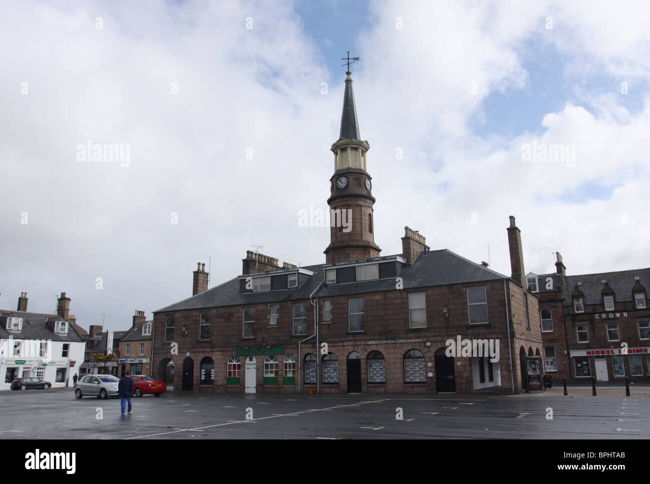 Market square stonehaven scotland hi-res stock photography and images ...