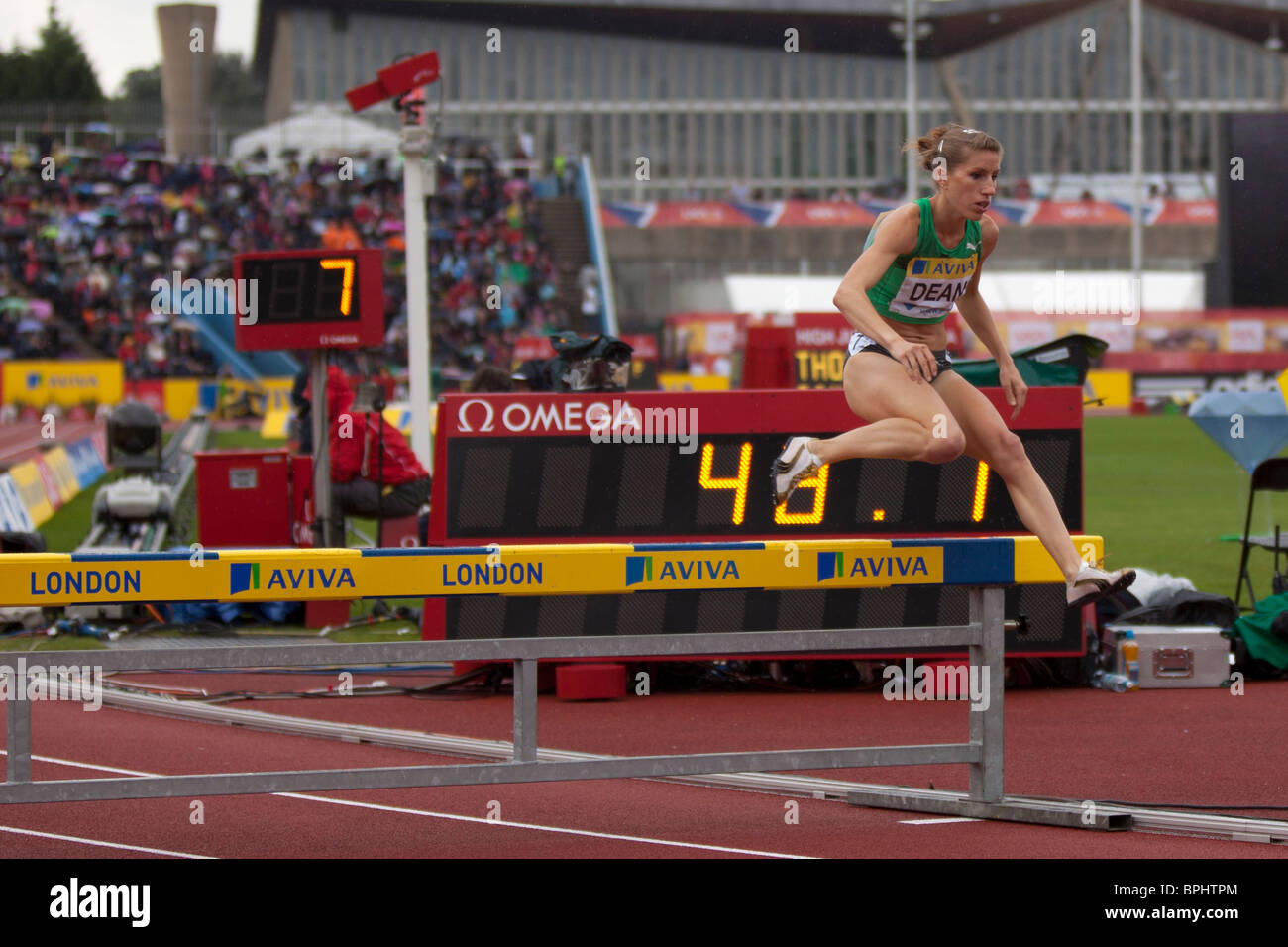 Womans steeplechase race hi-res stock photography and images - Alamy