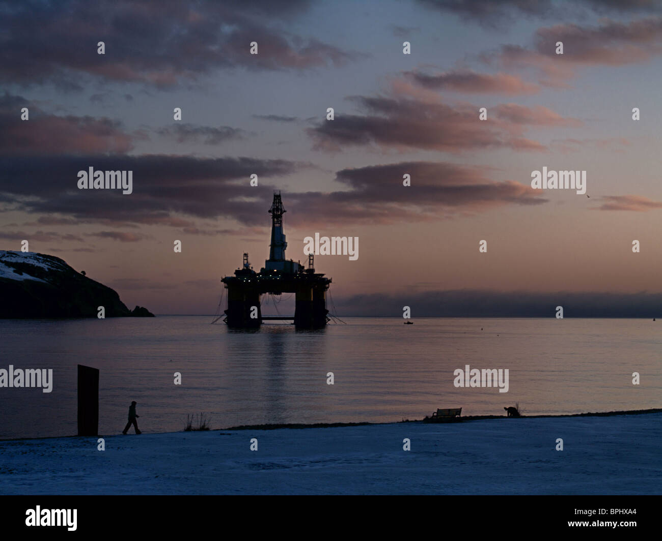 Oil rig north sea aberdeen hi-res stock photography and images - Alamy