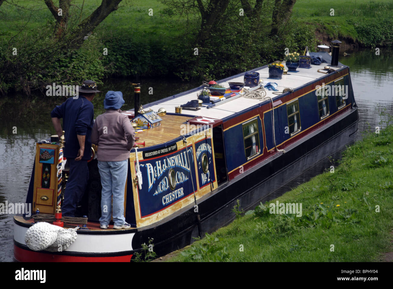 Narrow boats canal barges hi-res stock photography and images - Alamy