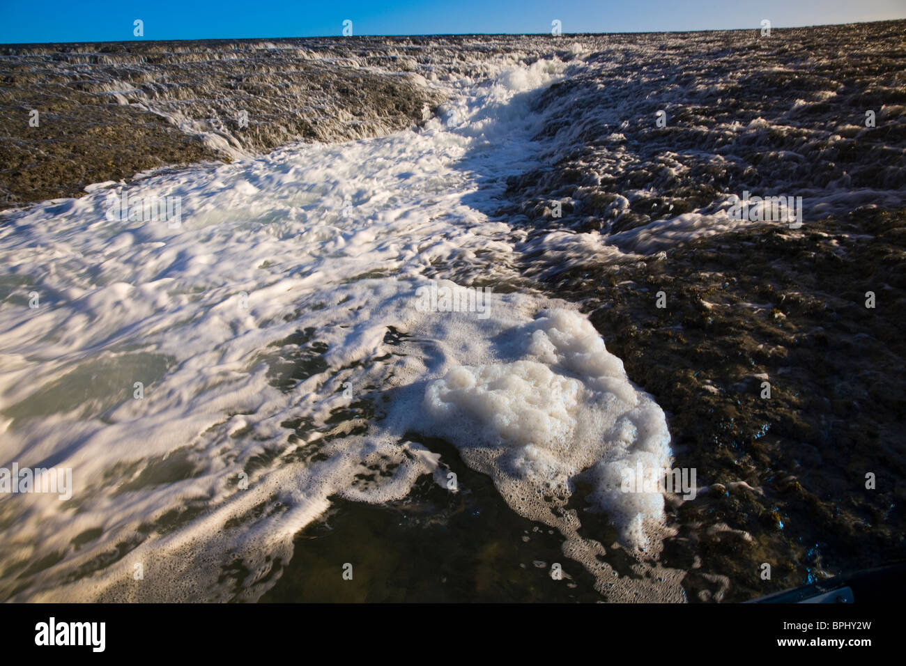 Montgomery Reef is the largest inshore reef system in the world Collier ...