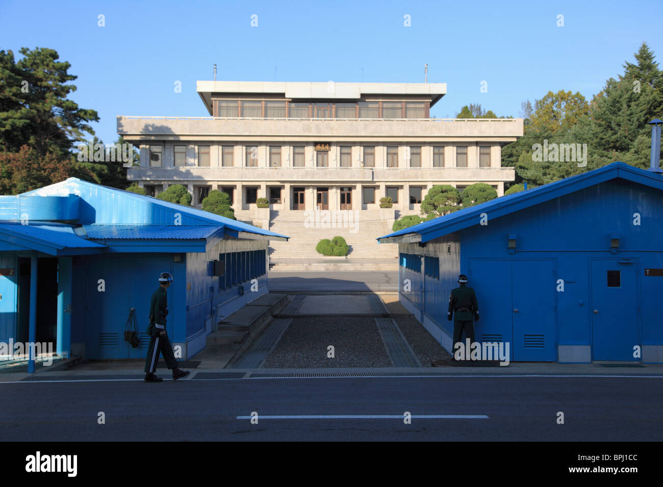 Panmunjom Demilitarized Zone DMZ Korea Korean Soldier Joint Security ...