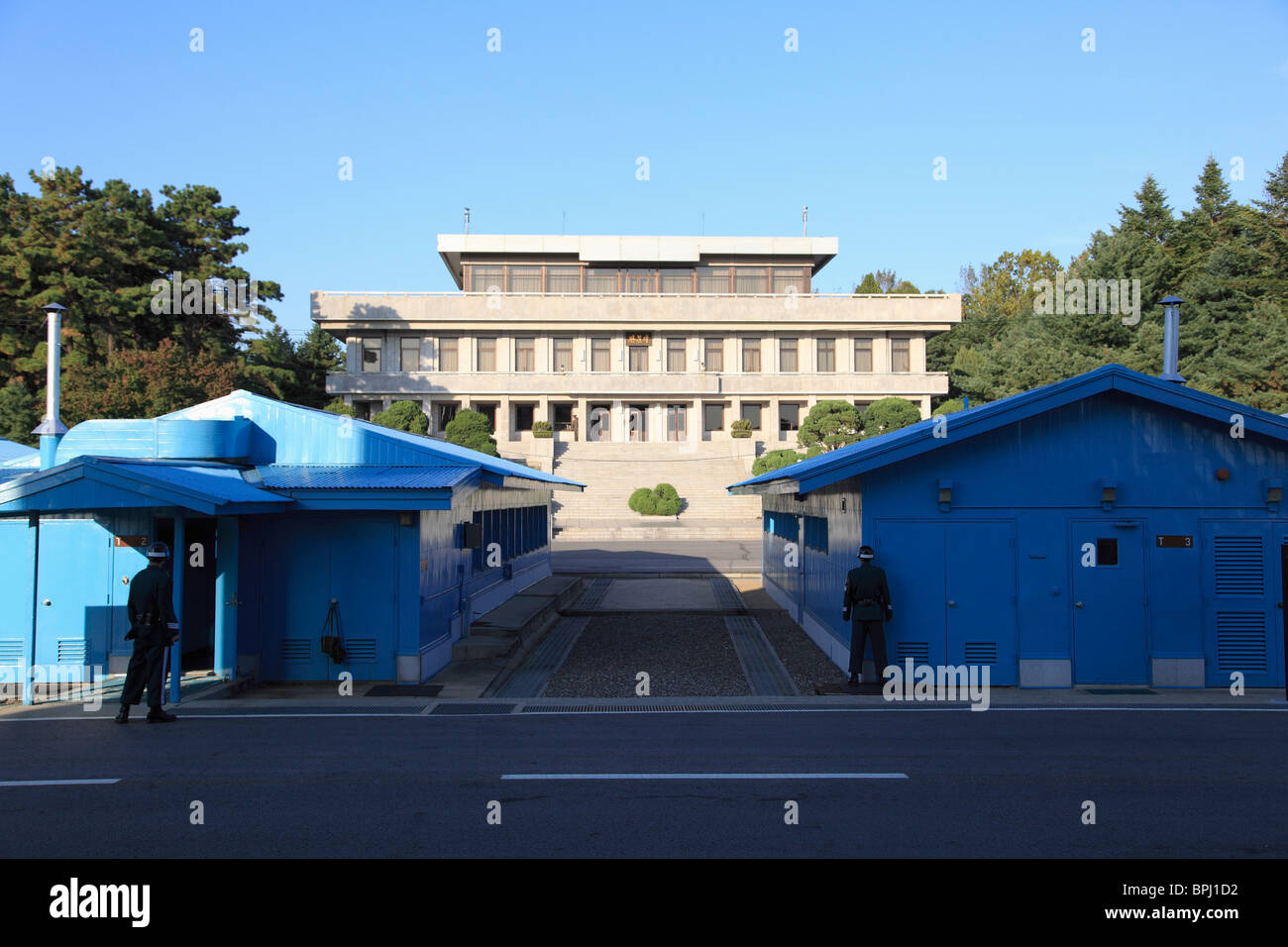 Panmunjom Demilitarized Zone DMZ Korea Korean Soldier Joint Security ...