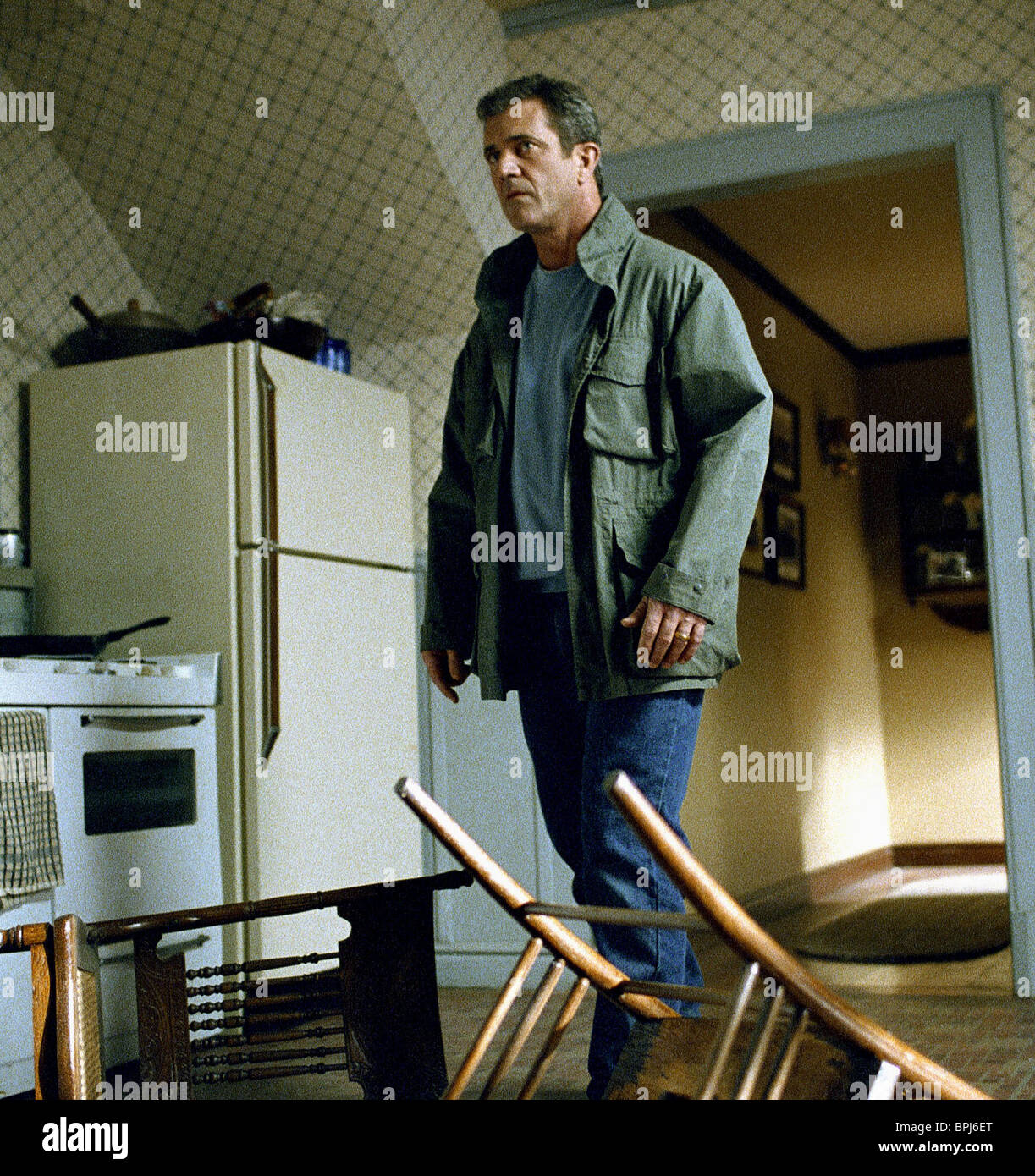 Mel Gibson Signs 2002 High Resolution Stock Photography and Images - Alamy