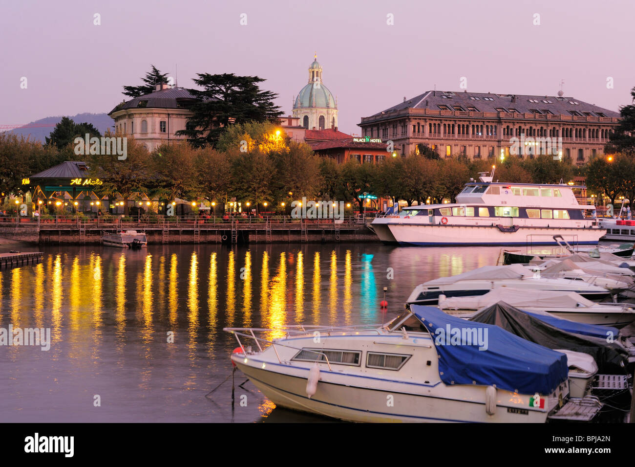 Como cathedral architecture hi-res stock photography and images - Alamy