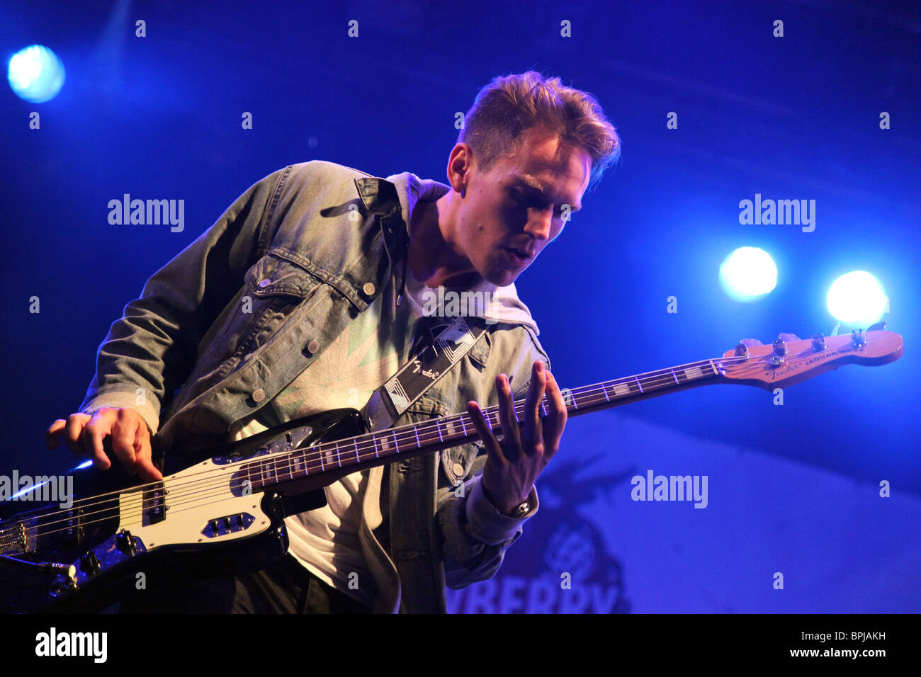 Example Performing Live Stock Photo - Alamy