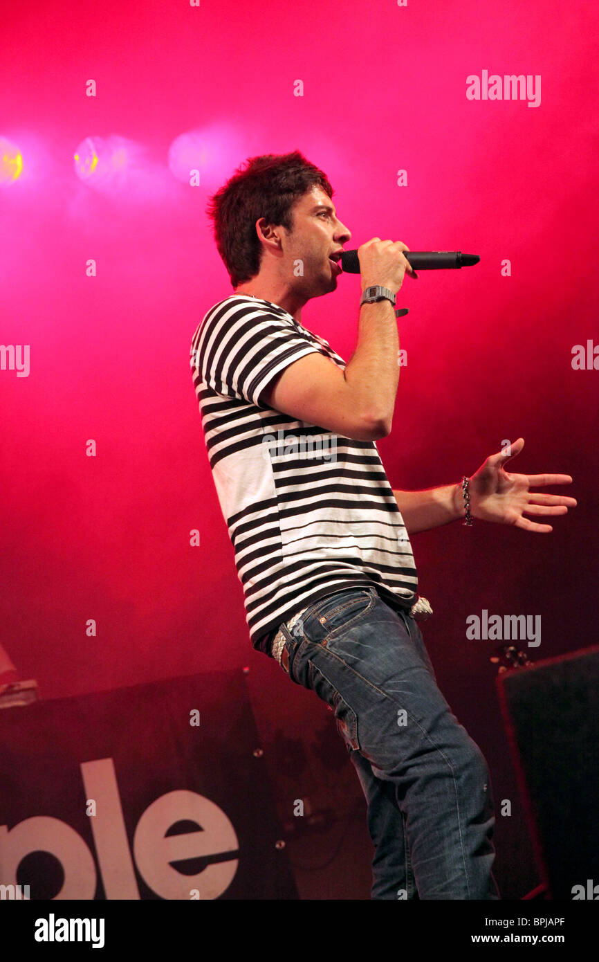 Example Performing Live Stock Photo - Alamy