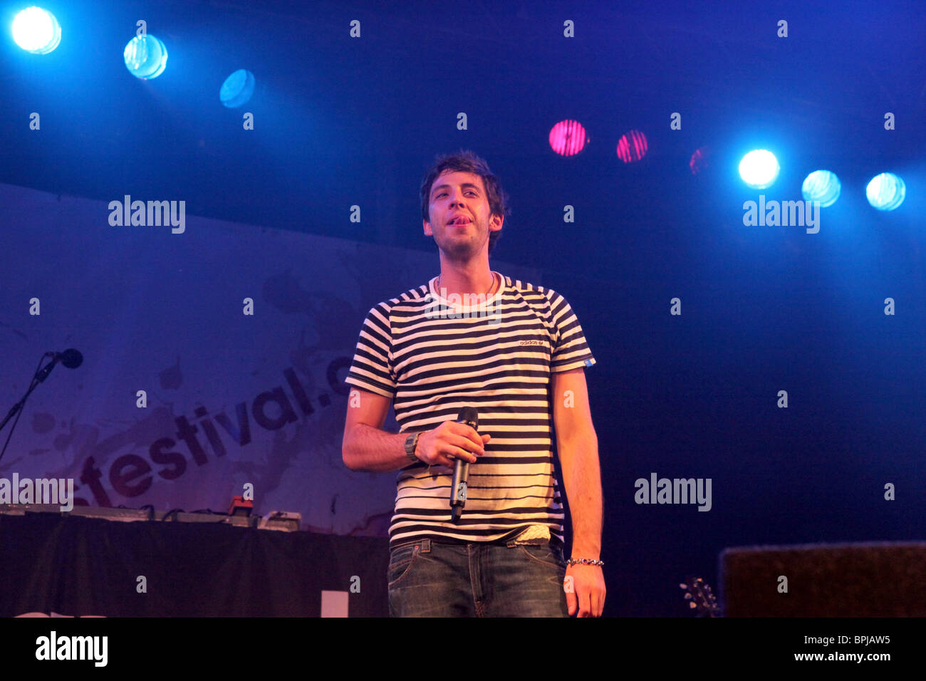 Example Performing Live Stock Photo - Alamy