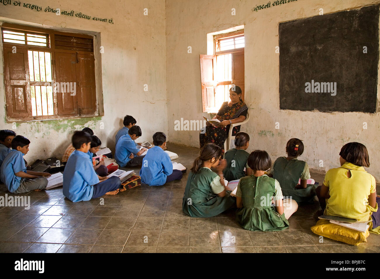 School Children Classroom India High Resolution Stock Photography and ...