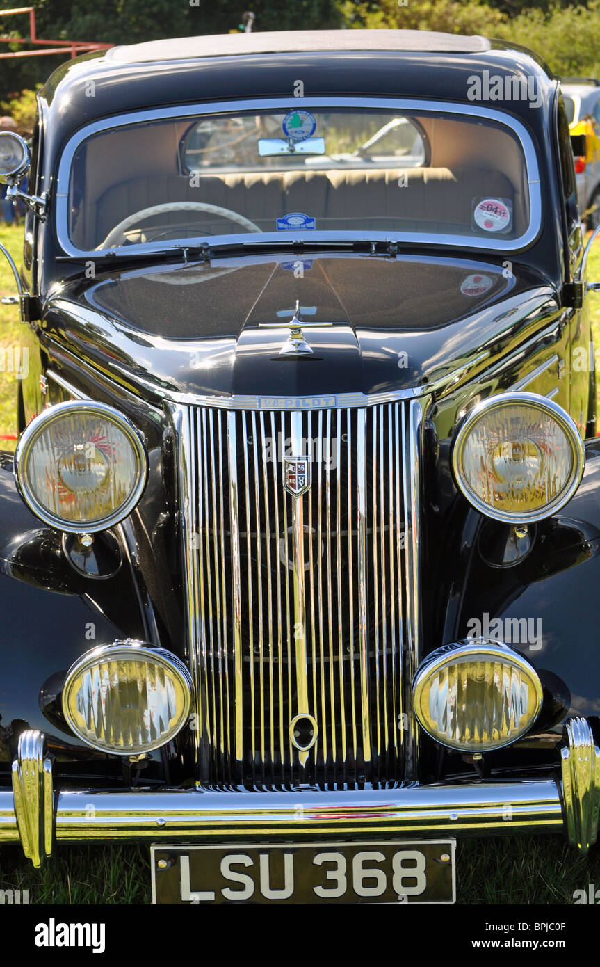 Ford v8 pilot hi-res stock photography and images - Alamy