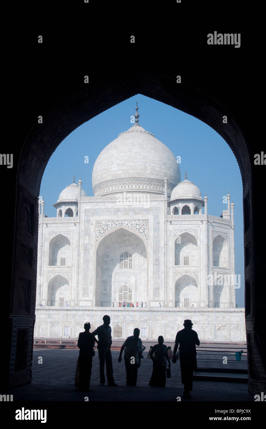 Visitors at the Taj Mahal in India Stock Photo - Alamy