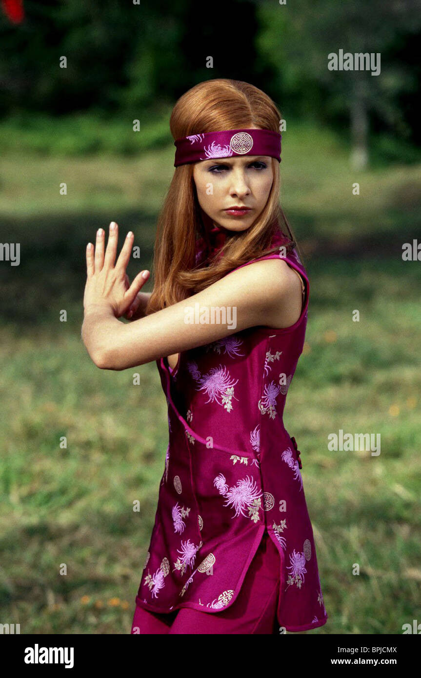 Scooby Doo Daphne 2002 High Resolution Stock Photography and Images - Alamy