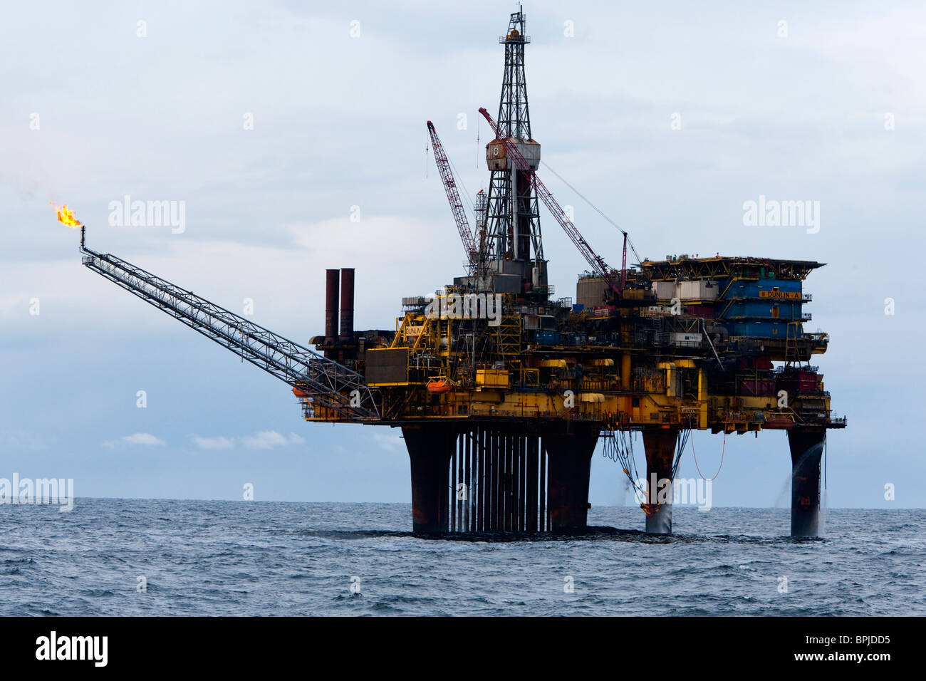 dunlin A oil rig Stock Photo - Alamy