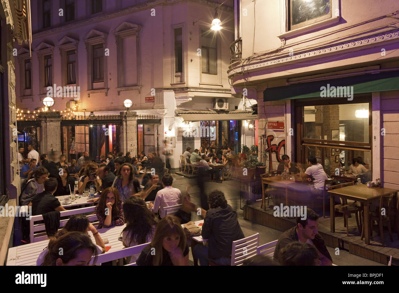 street cafes, restaurants, nightlife Beyoglu, Istanbul, Turkey Stock ...