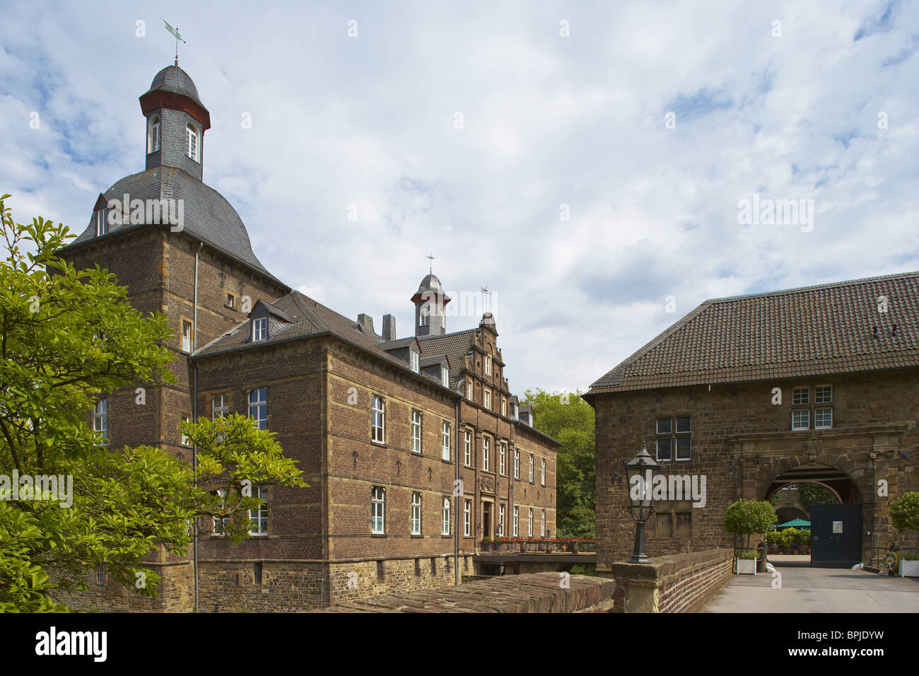 Haus Hugenpoet (castle) near Essen-Kettwig, Ruhrgebiet, North Rhine ...