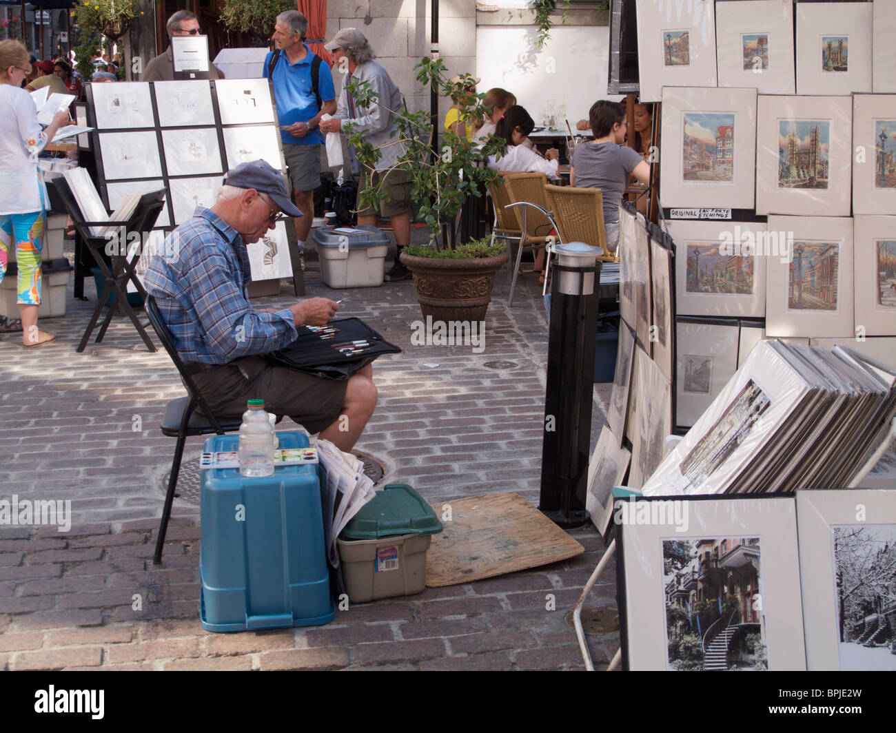 Montreal canada art artist hi-res stock photography and images - Alamy