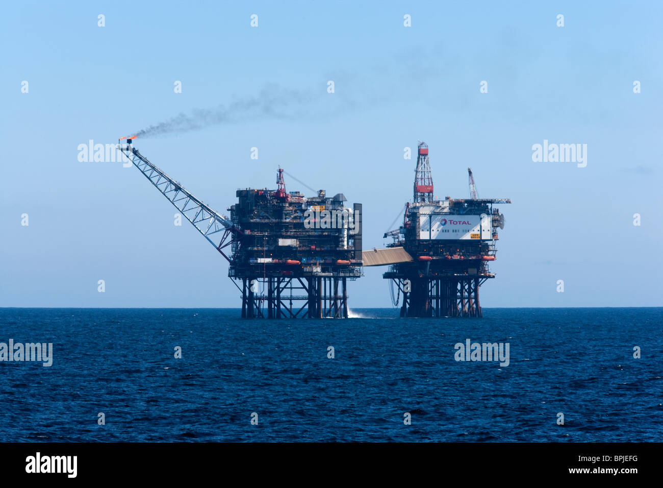 Alwyn North oil platform Stock Photo, Royalty Free Image: 31139348 - Alamy