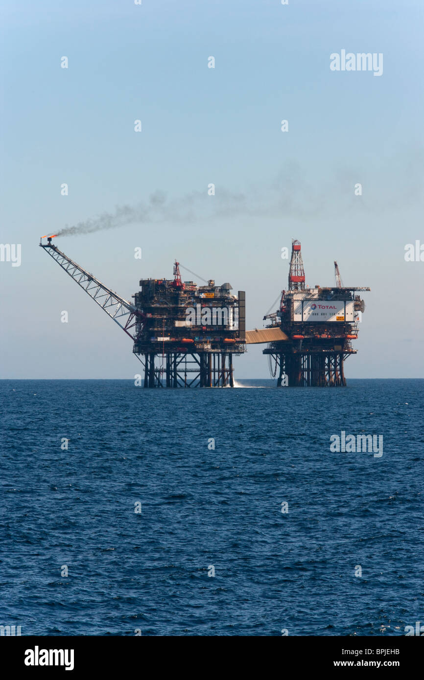 North alwyn platform hi-res stock photography and images - Alamy