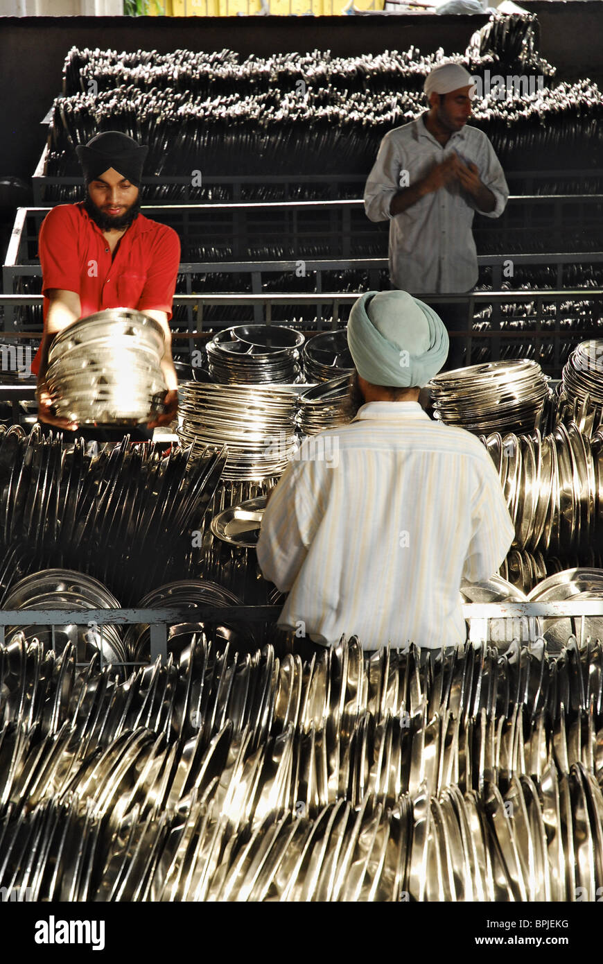 Golden Temple, Sikhs washing the dishes, Sikh holy place, Amritsar ...