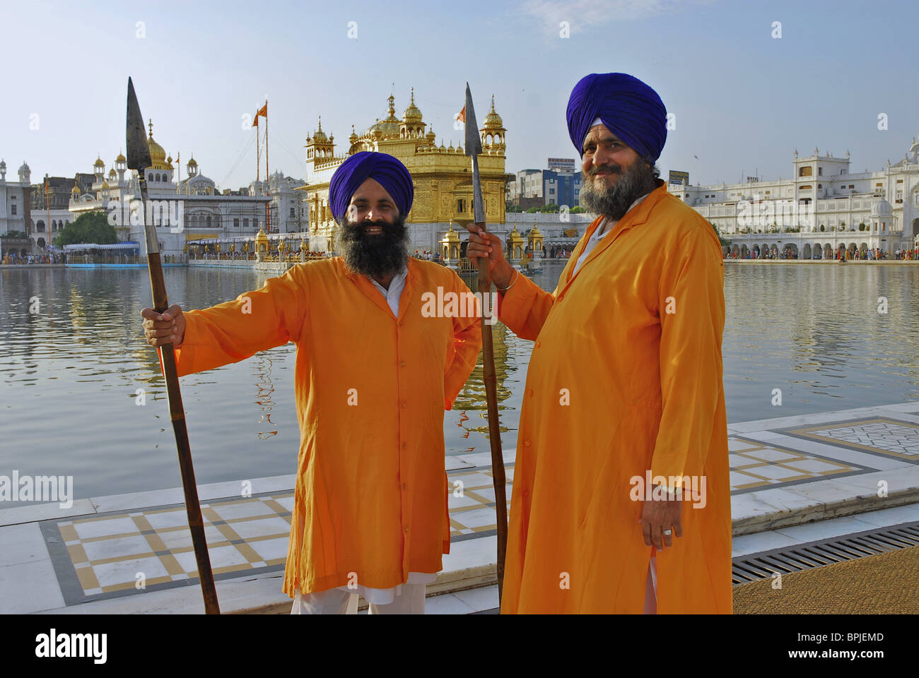 Golden Temple, voluntary guards, Sikh holy place, Amritsar, Punjab ...