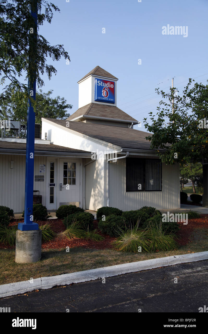 Studio six hi-res stock photography and images - Alamy