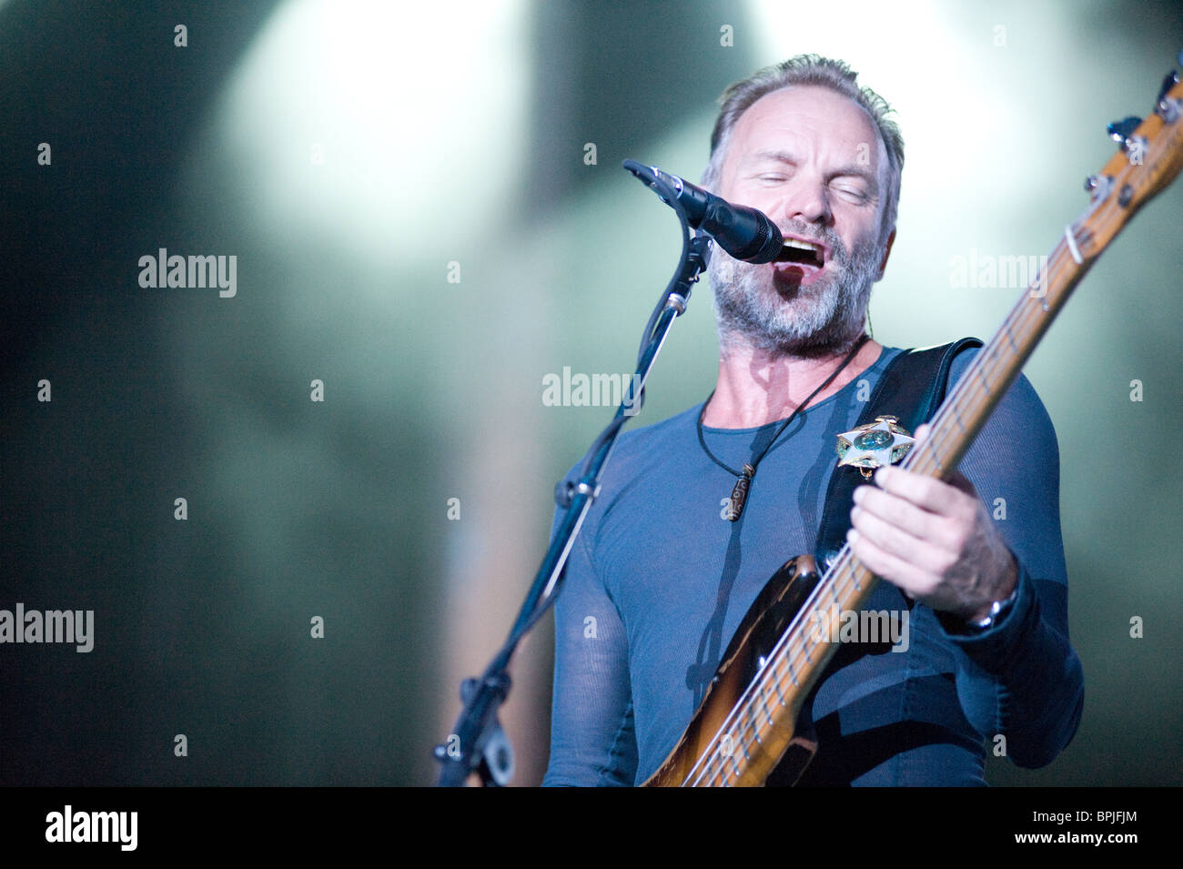 Sting singer hi-res stock photography and images - Alamy