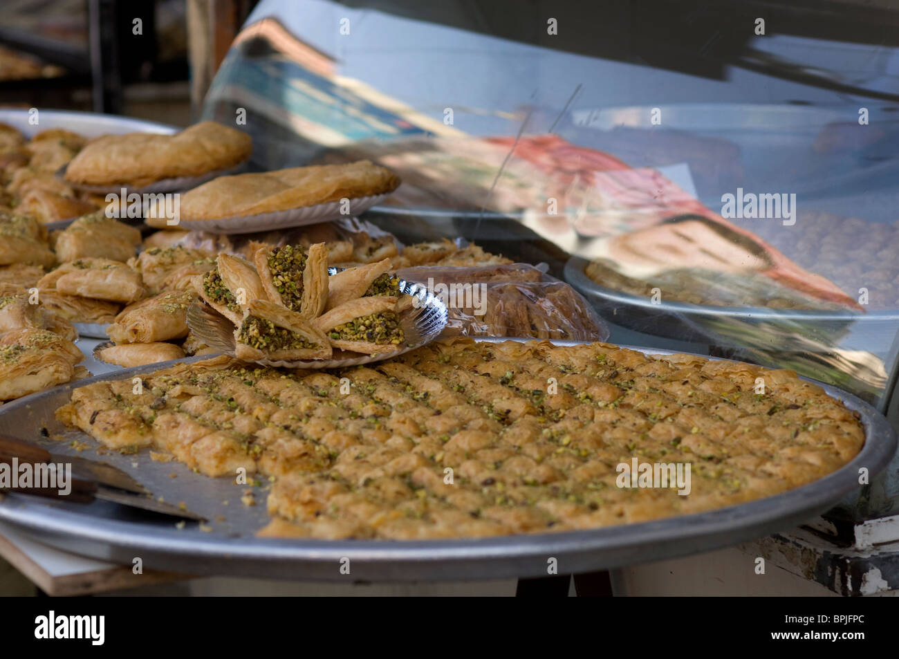 Syrian sweets hi-res stock photography and images - Alamy
