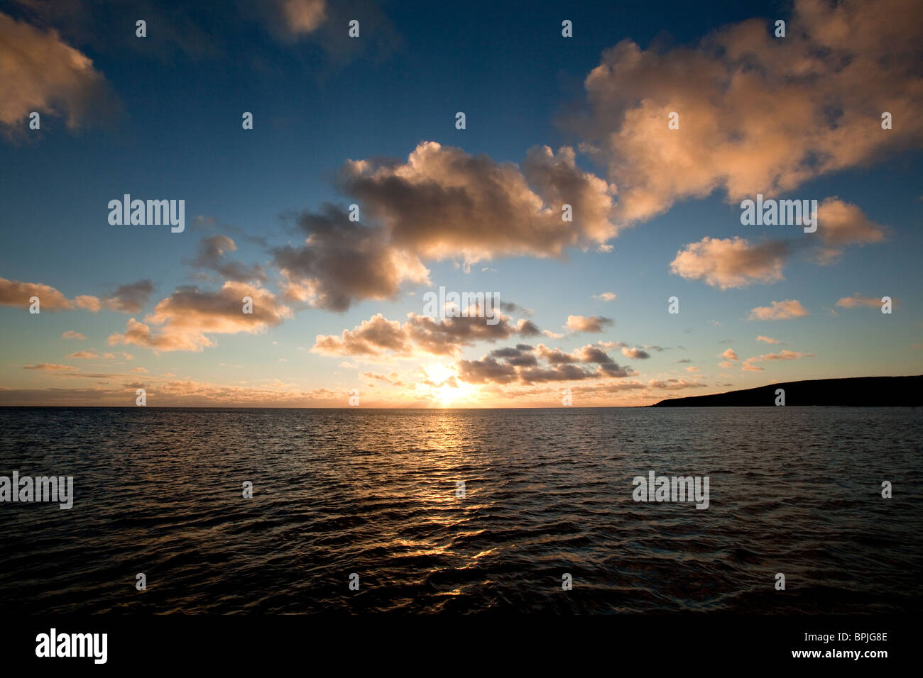 Hawaii sunset ocean hi-res stock photography and images - Alamy