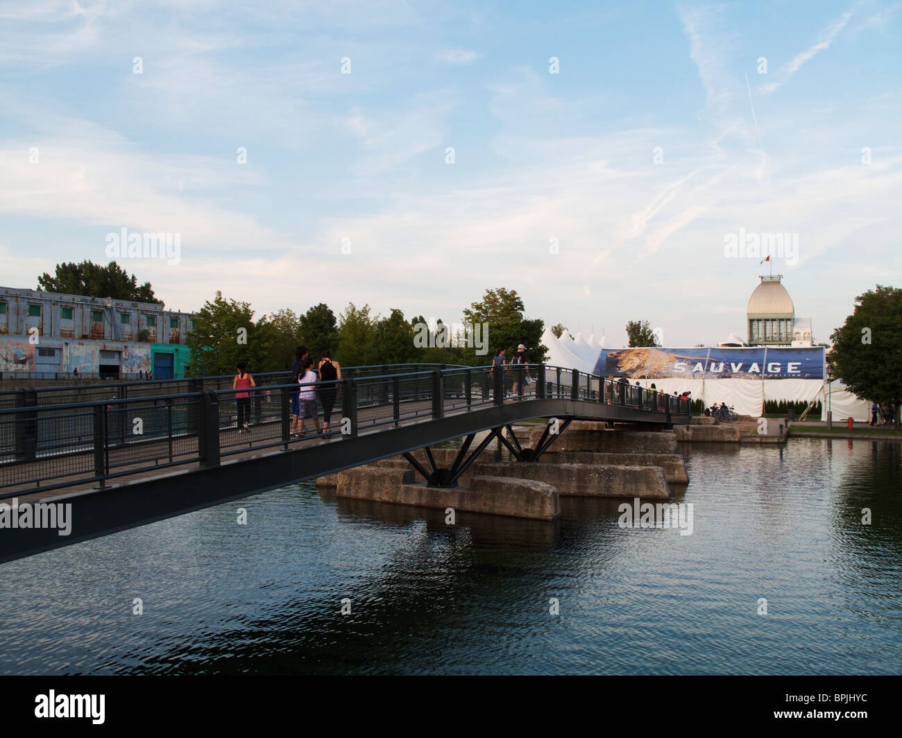 Bridge montreal hi-res stock photography and images - Alamy