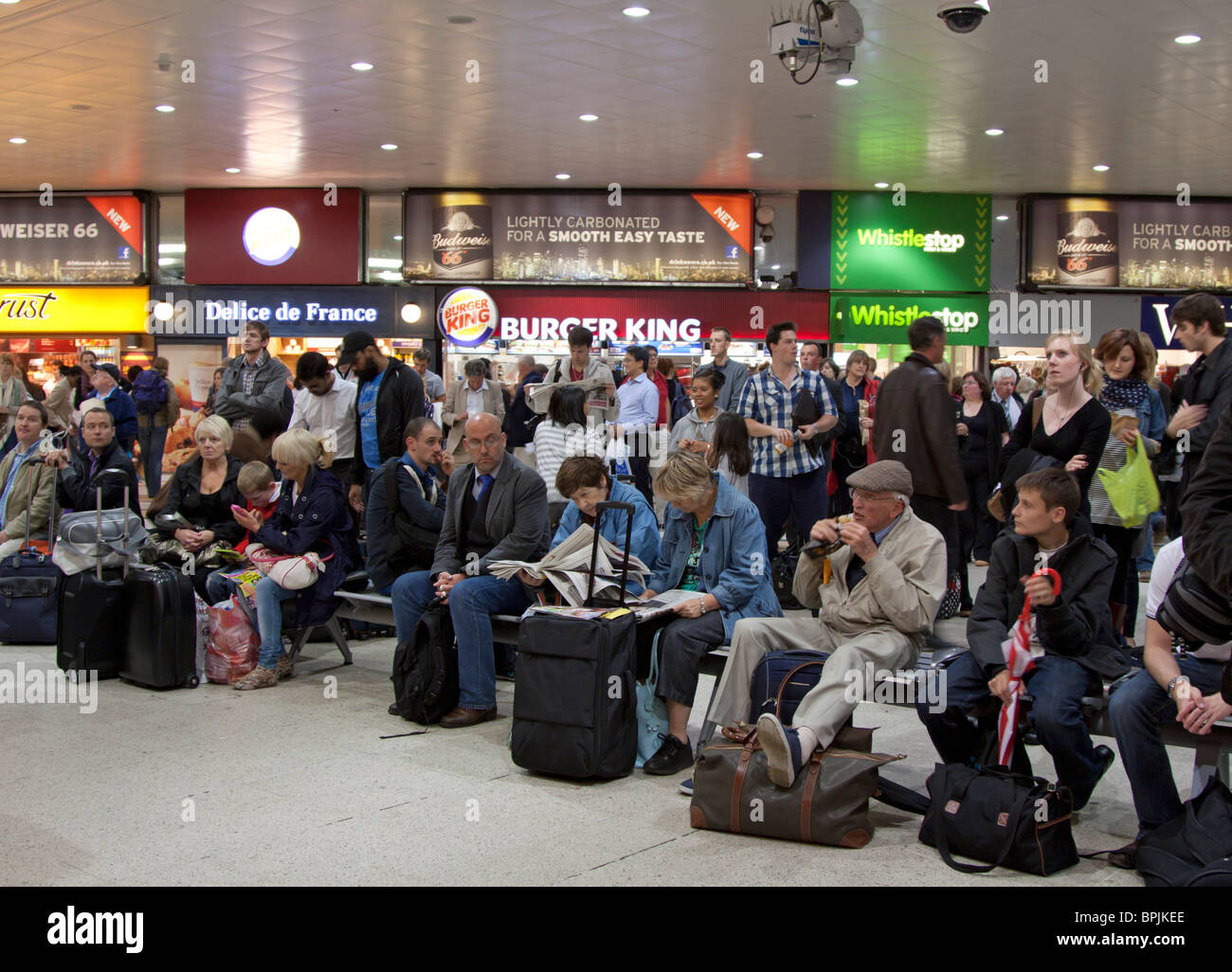 Kings Cross Station Concourse - London Stock Photo - Alamy