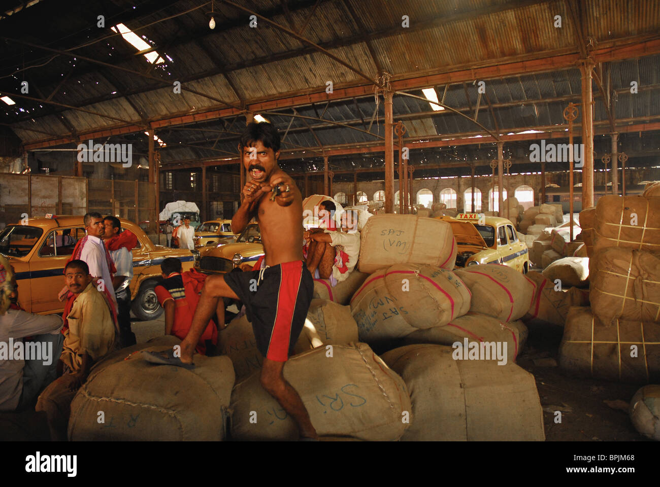 India warehouse hi-res stock photography and images - Alamy