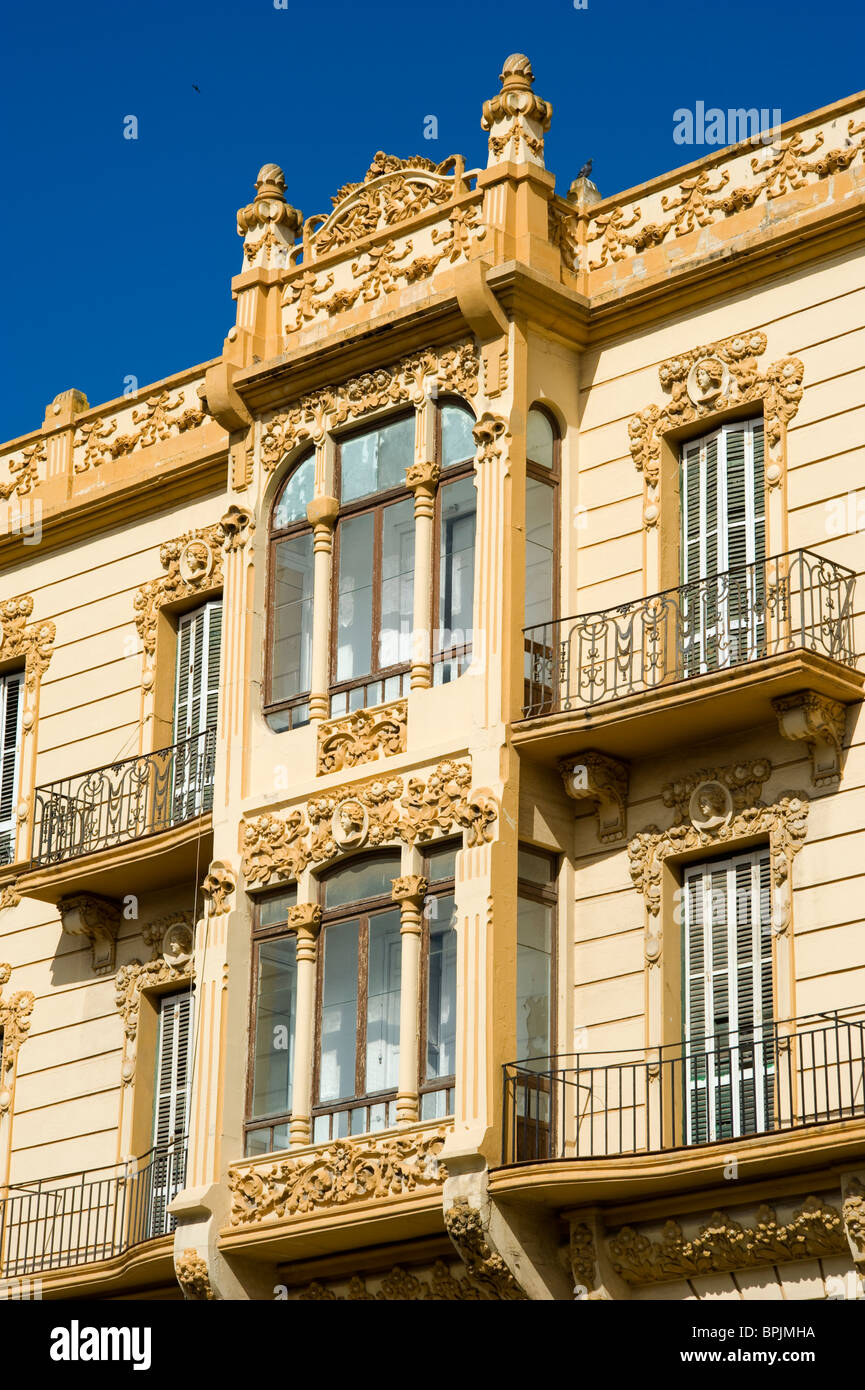 Modernist style structure hi-res stock photography and images - Alamy