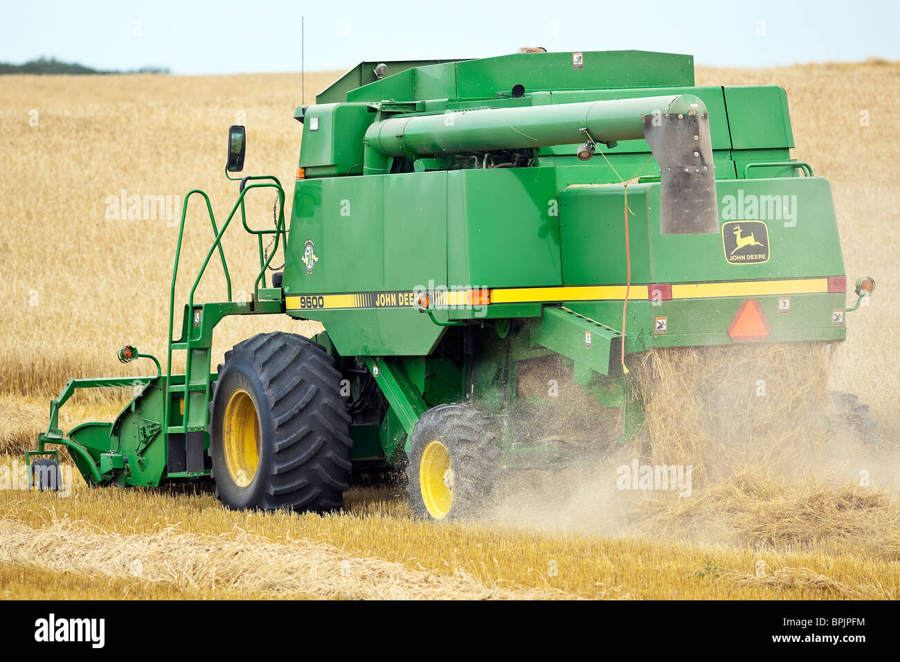 Threshing Combines High Resolution Stock Photography and Images - Alamy