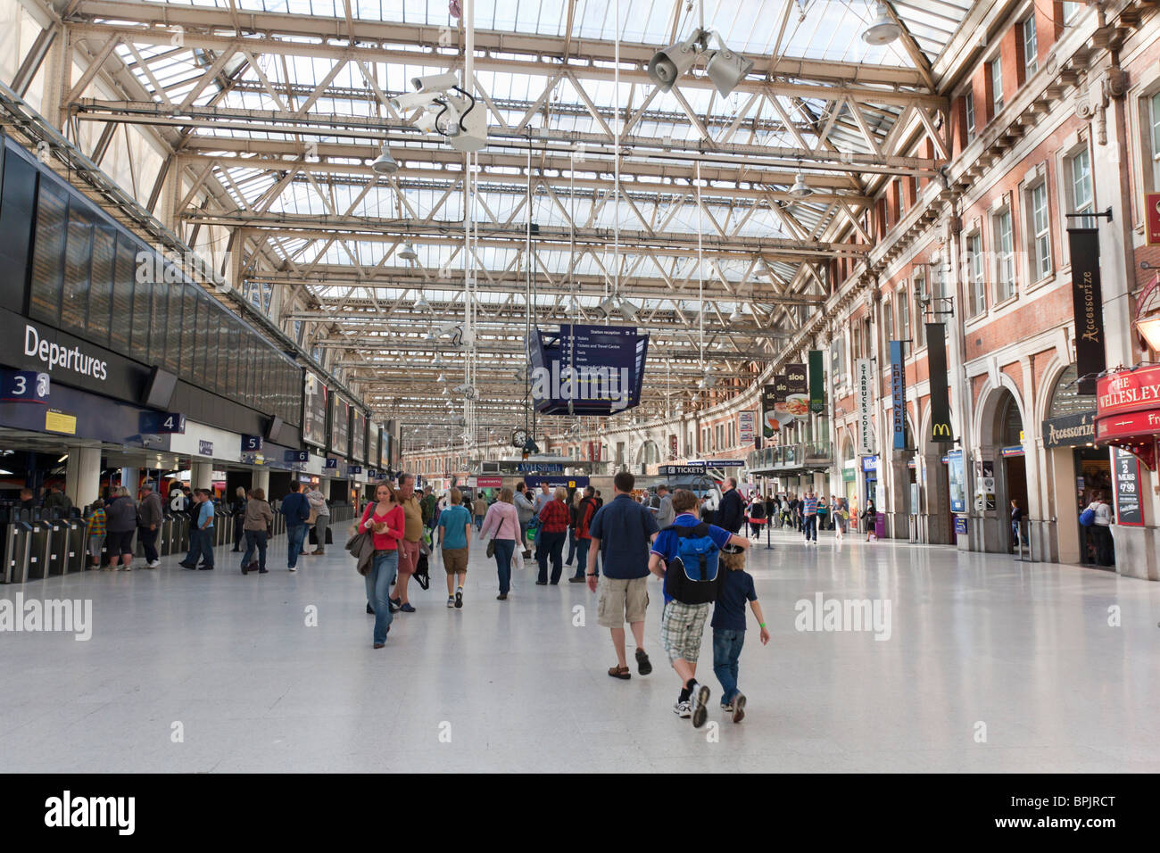 London waterloo station architecture hi-res stock photography and ...