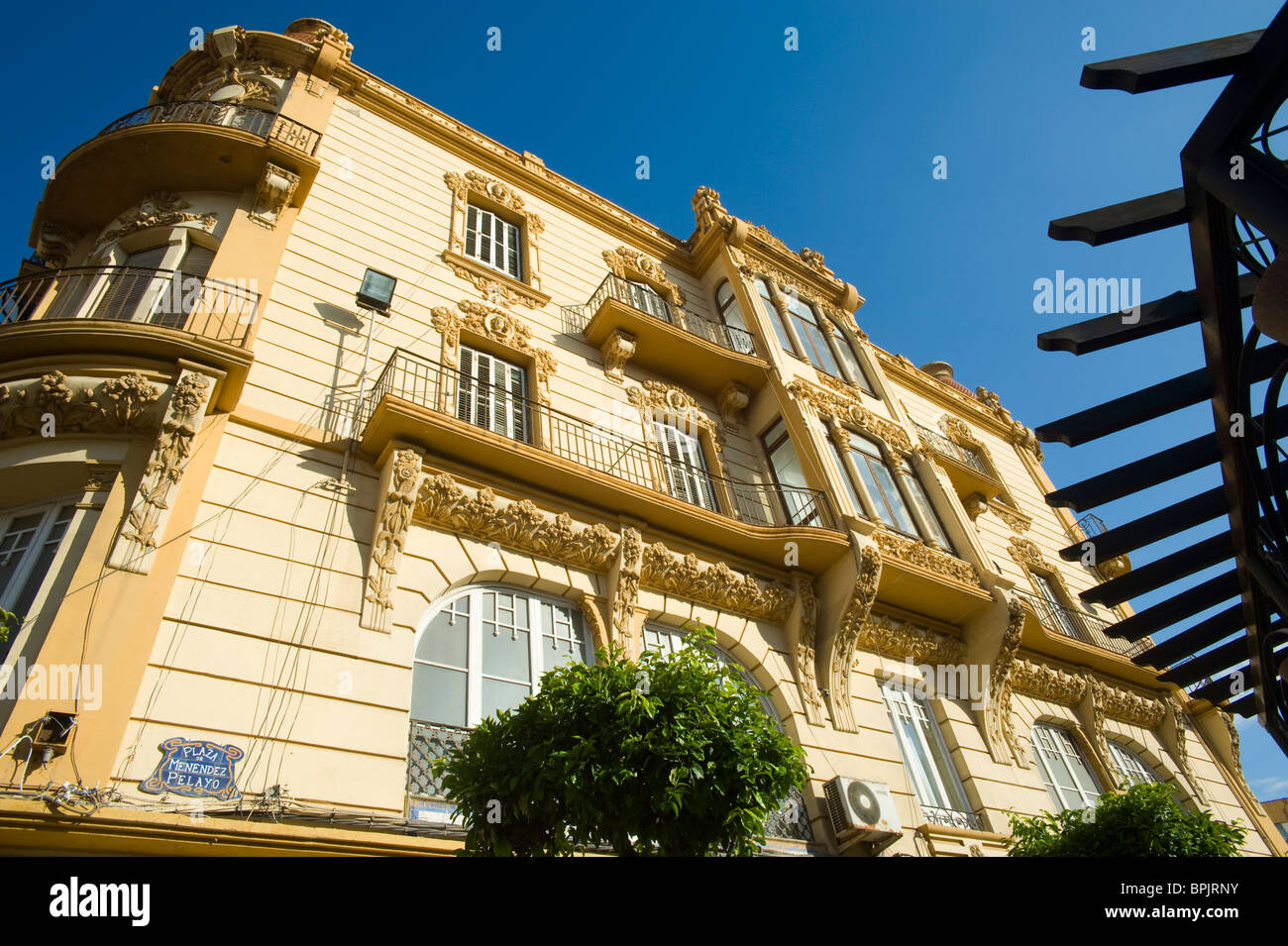 Modernist architecture 1900s hi-res stock photography and images - Alamy