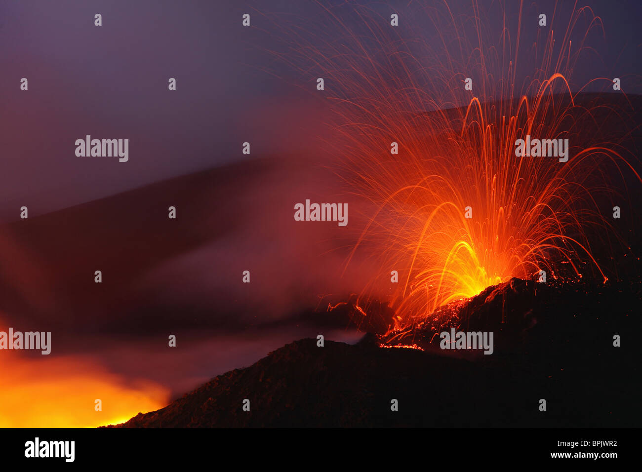 November 7, 2006 - Mount Etna eruption, Sicily, Italy Stock Photo - Alamy