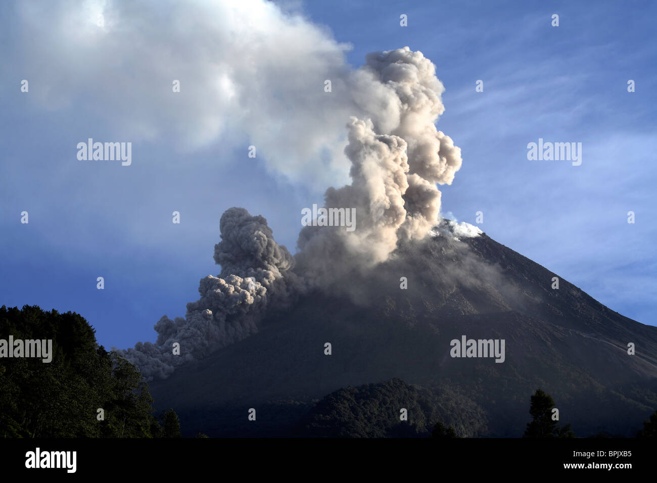 Mount merapi eruption hi-res stock photography and images - Alamy